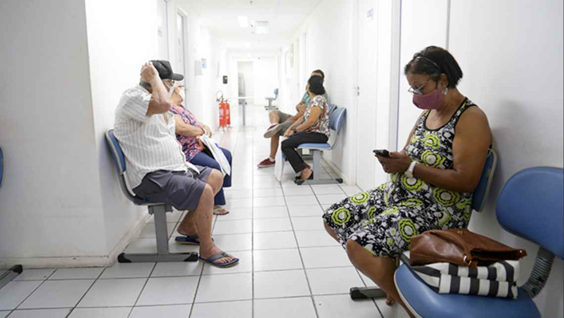 O que é a “fila do SUS” e como torná-la mais justa - Combate Racismo ...